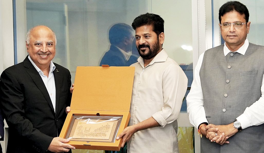 హైదరాబాద్ లో భారీ ఐటీ పార్క్ - Vishwam News